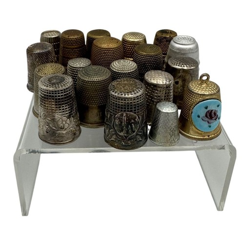 Lot Of 19 Vintage Metal Sewing Thimbles With Assorted Designs ...