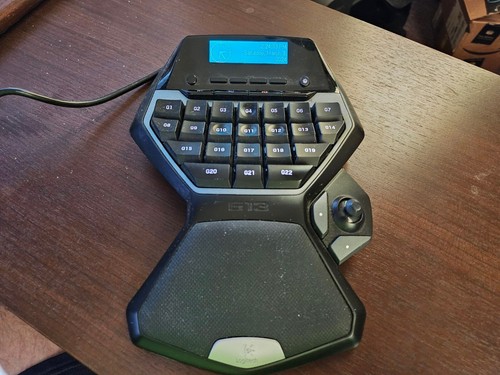 Logitech G13 Advanced Gamepad USB Programmable Gameboard with LCD ...