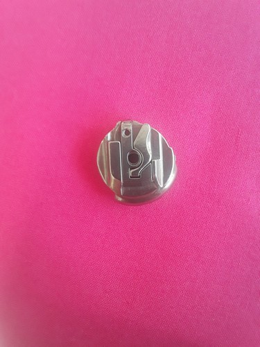 Bobbin Case for Singer Featherweight Sewing Machine bobbin 221 222 301 ...