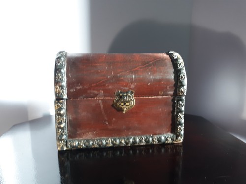 Brown Leather Styled Small Wooden Chest with Brown Felt Inside Treasure ...