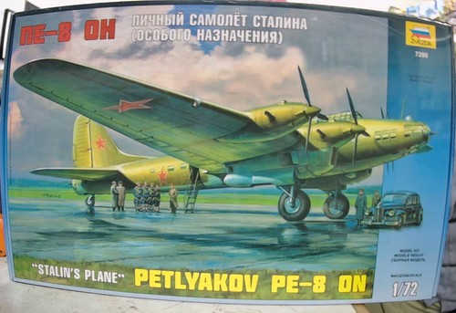 ZVEZDA - SOVIET PETLYAKOV Pe-8 ON - "STALIN'S PLANE" - 1:72 - KIT# 7280 ...
