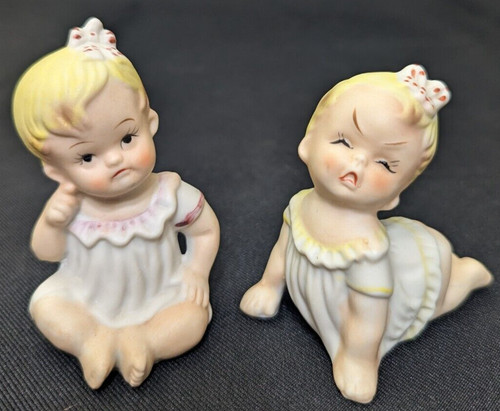 VINTAGE PORCELAIN BISQUE BABY GIRL CRYING CRAWLING FIGURINE IN WHITE ...