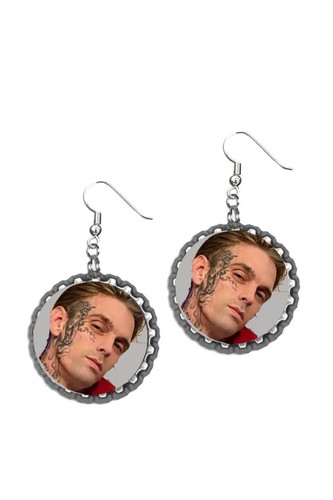 Aaron Carter earrings earring set super cute pair of earrings must have ...