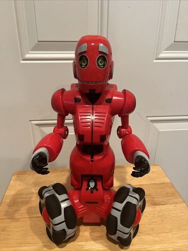 2007 WowWee Red Tri-Bot 8042 Talking, Moving, Robot w/ Remote - Tested ...
