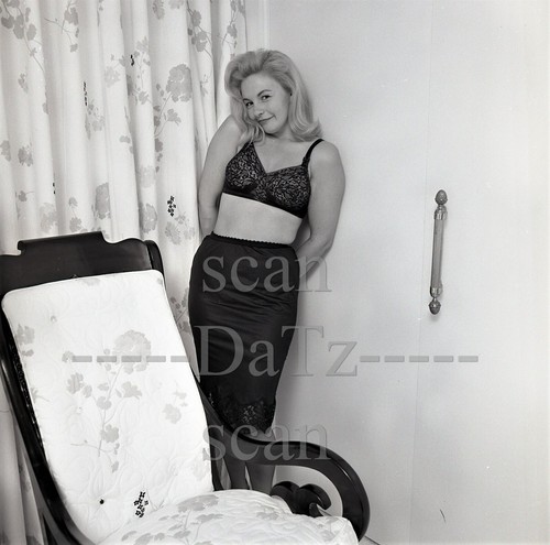 1950s Vogel Negative Sexy Blonde Pinup Girl Beverly Newland Cheesecake