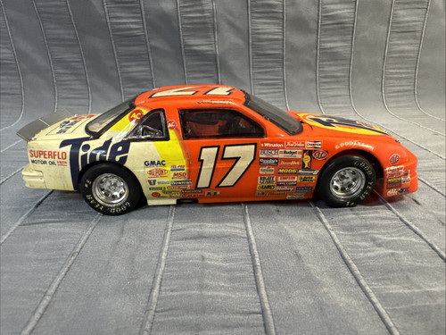 Monogram? Built Up #17 Darrell Waltrip Tide Lumina Model Car. | eBay