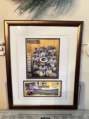 GREEN BAY PACKERS FRAMED MEMORABILIA GREEN BAY, WI SEPTEMBER 9, 2007 ...