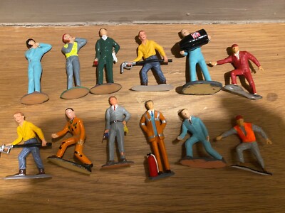 1 32 Figures in Scalextric & Slot Car Trackside Props & Buildings for ...