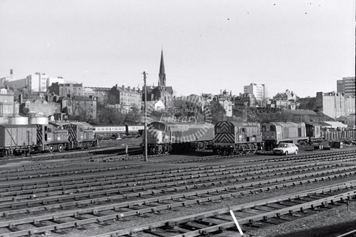 PHOTO BR British Railways Station Scene - DUNDEE WEST YARD 1982 | eBay UK