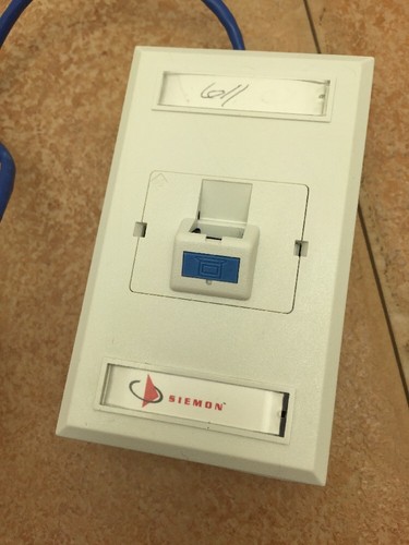 Siemon CT2-FP Faceplate with wall box has 1 - 5e Coupler White | eBay