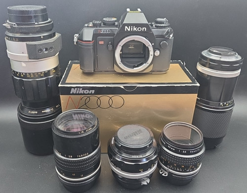 Vintage Nikon N2000 Film Camera w/ 5 Lens 55mm, 135mm, 300mm 80-200mm ...