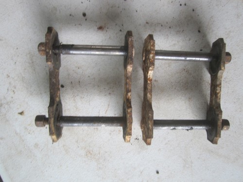 71 72 73 MUSTANG MACH 1 BOSS REAR LEAF SPRING SHACKLES OEM SET LH RH | eBay