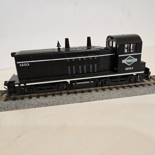 Athearn HO Illinois Central EMD SW7 Switcher. Runs. | eBay