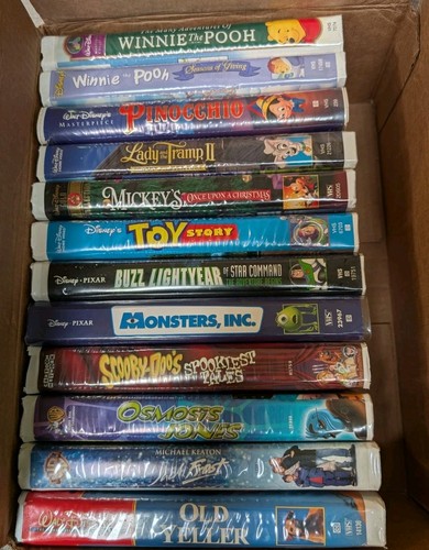 Lot of 12 VHS Tapes Clamshell Disney Classics Pixar Warner Bros Cartoon ...