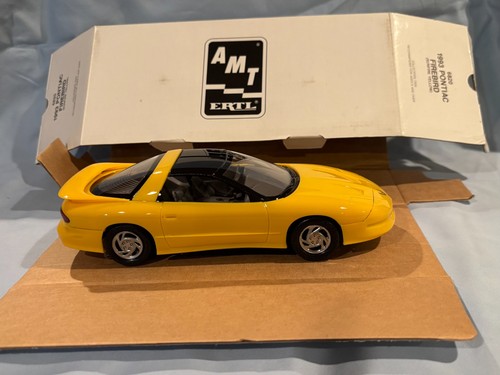 1993 PONTIAC FIREBIRD SUNFIRE YELLOW PROMO NIB | eBay