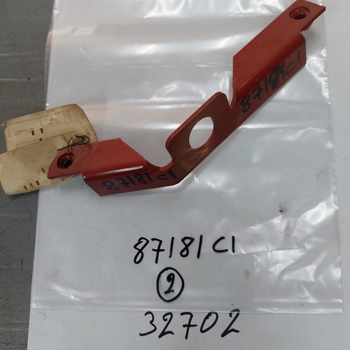 NEW NOS TRACTOR PARTS 87181C1 BRACKET Case IH 1844, 1822 | eBay