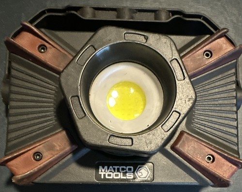 Matco Tools MFL1500A 1200 Lumen Rechargeable Infinity Focusing Flood ...