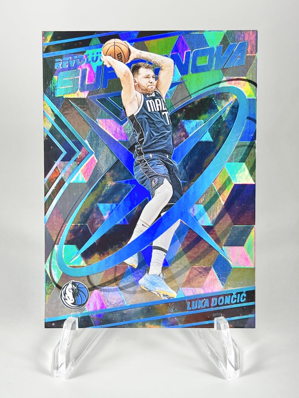 Luka Doncic 2022 Revolution #2 Supernova - Cubic /50 Price Guide ...
