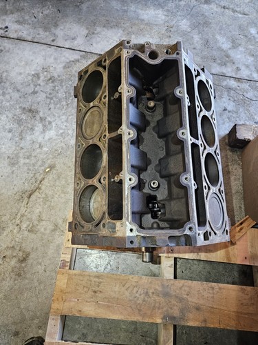 GMC , Chevrolet 5.3L LS Gen III V8 OHV Short Block 12567392 LM7 Needs ...