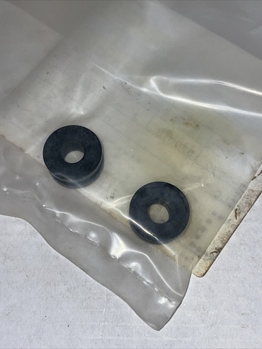 2 (TWO) NEW OEM OMC Johnson Evinrude Grommets 307417 | eBay