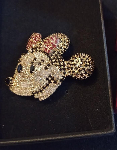 Minnie Mouse Disney Character Brooch well known Butler & Wilson design ...