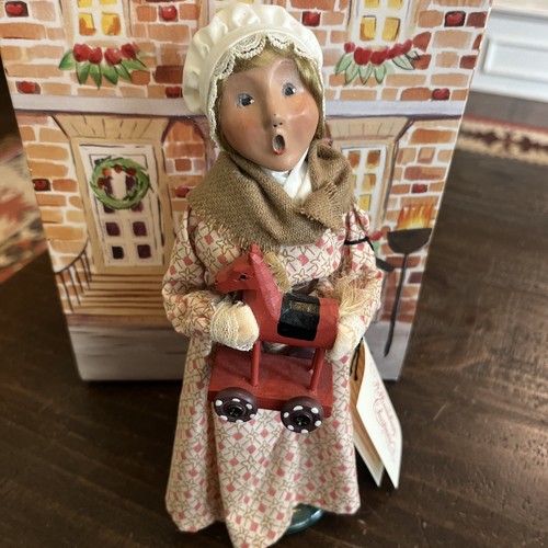 Byers Choice Carolers Exclusive Williamsburg Collection 2003 Girl w ...
