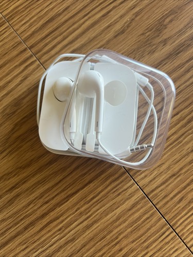 New OEM Apple Wired Headset EarPods EarBuds With A 3.5mm Headphone Jack ...