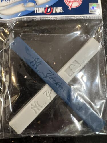 New York Yankees interlocking silicone sristbands Adult | eBay