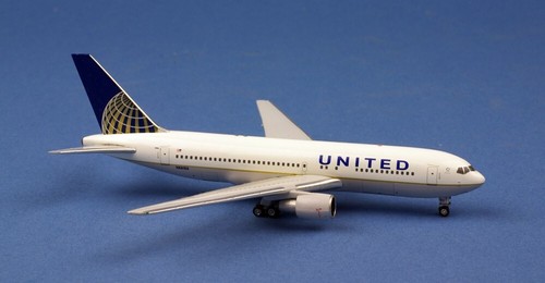 New! Aero Classics AC419436 United Boeing 767-200, reg. N68159 - 1:400 ...