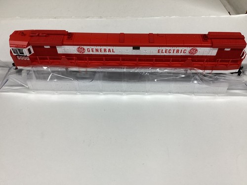 Athearn Genesis G41084 HO scale “GE Demonstrator” U50 DCC READY Rd ...