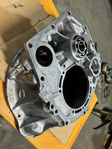 32552-U2261-71 Toyota Forklift 8FDU32 Transmission Housing (Good Used ...