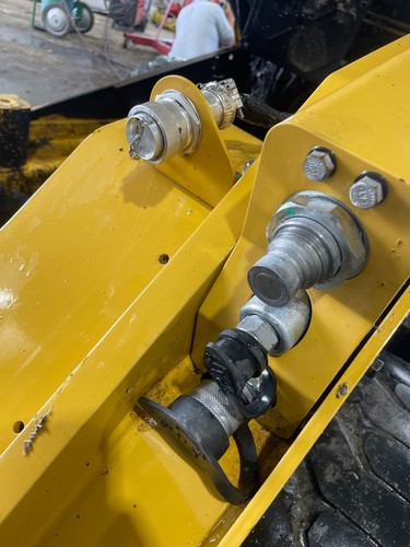 Caterpillar 262D3 Skid Steer Auxiliary Attachment Coupler | eBay