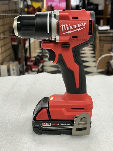 Milwaukee 3601-20 M18 18V 1/2-inch Compact Drill/Driver + M18 1.5AH LI ...