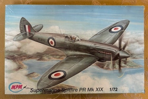 MPM Model Kit #C72025 (1993): Supermarine Spitfire PR Mk XIX, 1/72 ...