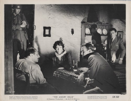 Hollywood Robert Mitchum + Peter Illing + Gia Scala in The Angry Hills ...