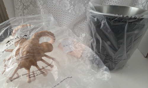 Alien Romulus Facehugger Popcorn Bucket AMC Theaters Exclusive Original ...