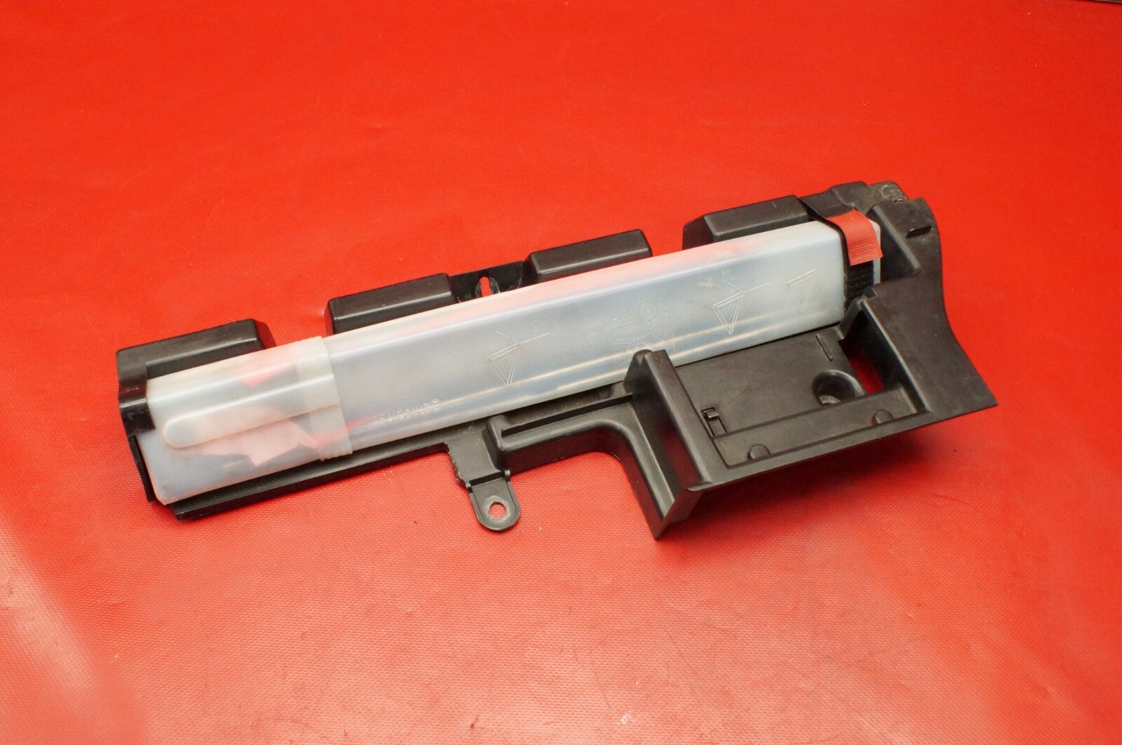 Mercedes W205 W222 W169 orig. Warndreieck mit Halterung 1718900197 ...