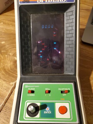 Spiders Entex (1982) Retro Handheld Games