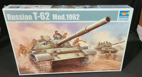 Trumpeter Model Kit Russian T-62 Mod.1962 1:35 #00204 New Sealed | eBay