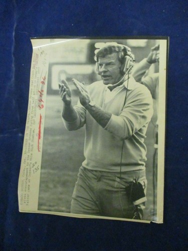 1977 NFL Red Miller Denver Broncos head coach Vintage Wire Press Photo ...