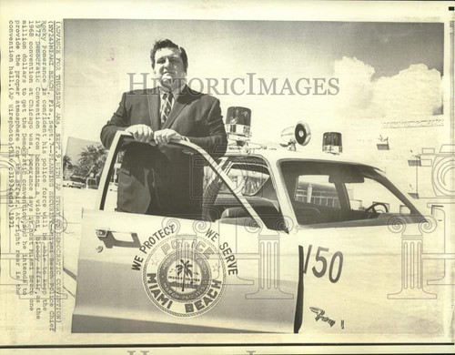 1971 Press Photo Miami Beach Police Chief Rocky Pomerance planning ...