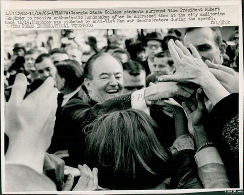 1965 Hubert Humphrey Georgia State College Students Wirephoto 7X9 Press ...