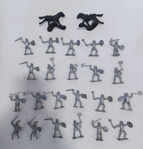 Lot of 22 2" Gray Medieval Army Men and 2 Horses Set A | eBay