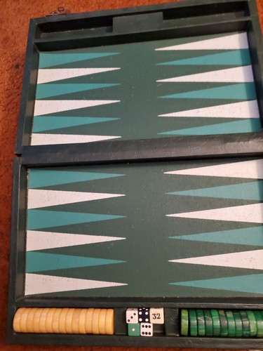 Vintage CRISLOID BAKELITE BACKGAMMON SET 30 GAME PIECES AND BOARD 2 ...