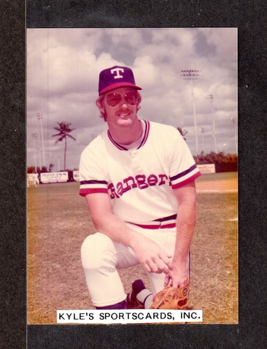 1976 Roy Howell RANGERS UNSIGNED 3-1/2 x 4-7/8 SNAPSHOT PHOTO POSTCARD ...