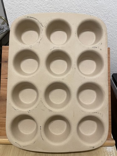 The Pampered Chef 12 Muffins Cupcake Family Heritage Stoneware Classics ...