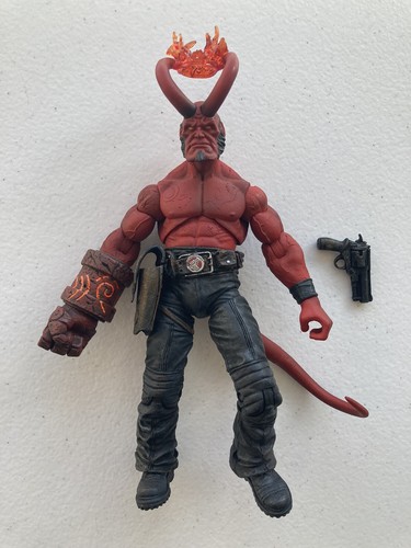 Mezco Hellboy Movie series 1.5 UNUNG UN RAMA HELLBOY W/ FLAMING CROWN ...