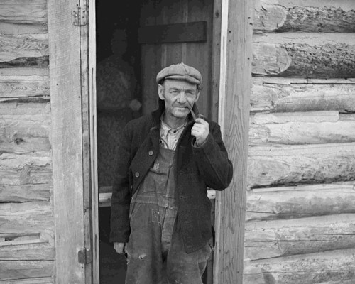 Tipler, Wisconsin man in front of log house Vintage Old Photo 8.5 x 11 ...