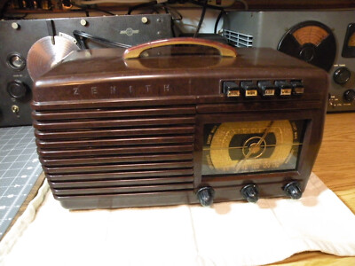 Zenith Shortwave Radio In Collectible Tube Radios (1930-1949) for sale ...