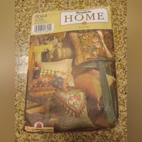 Simplicity Sewing Pattern 8044 Decorative Throw Couch Chair Bed Pillows ...